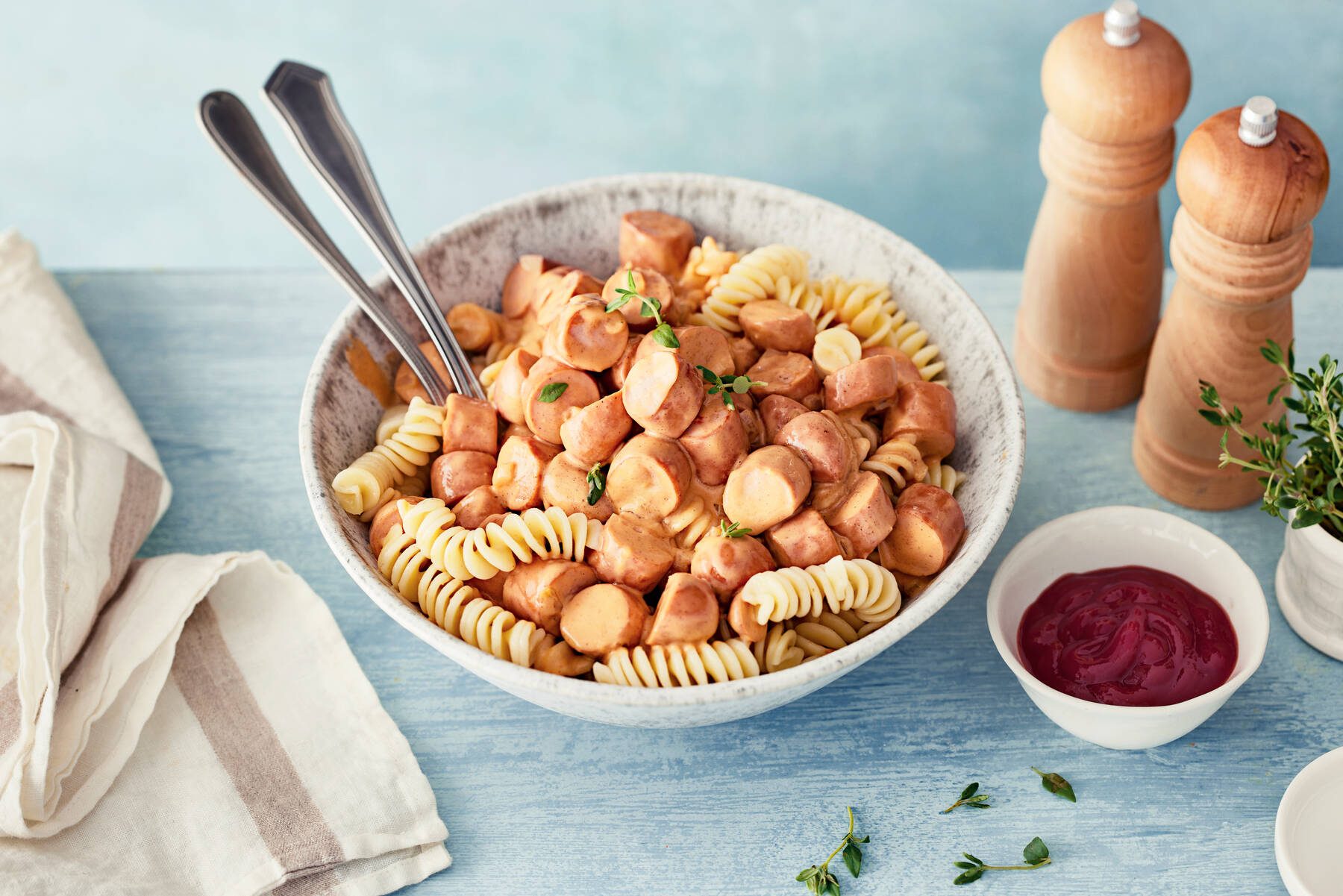 Kesäiset nakkipiilot - Valio