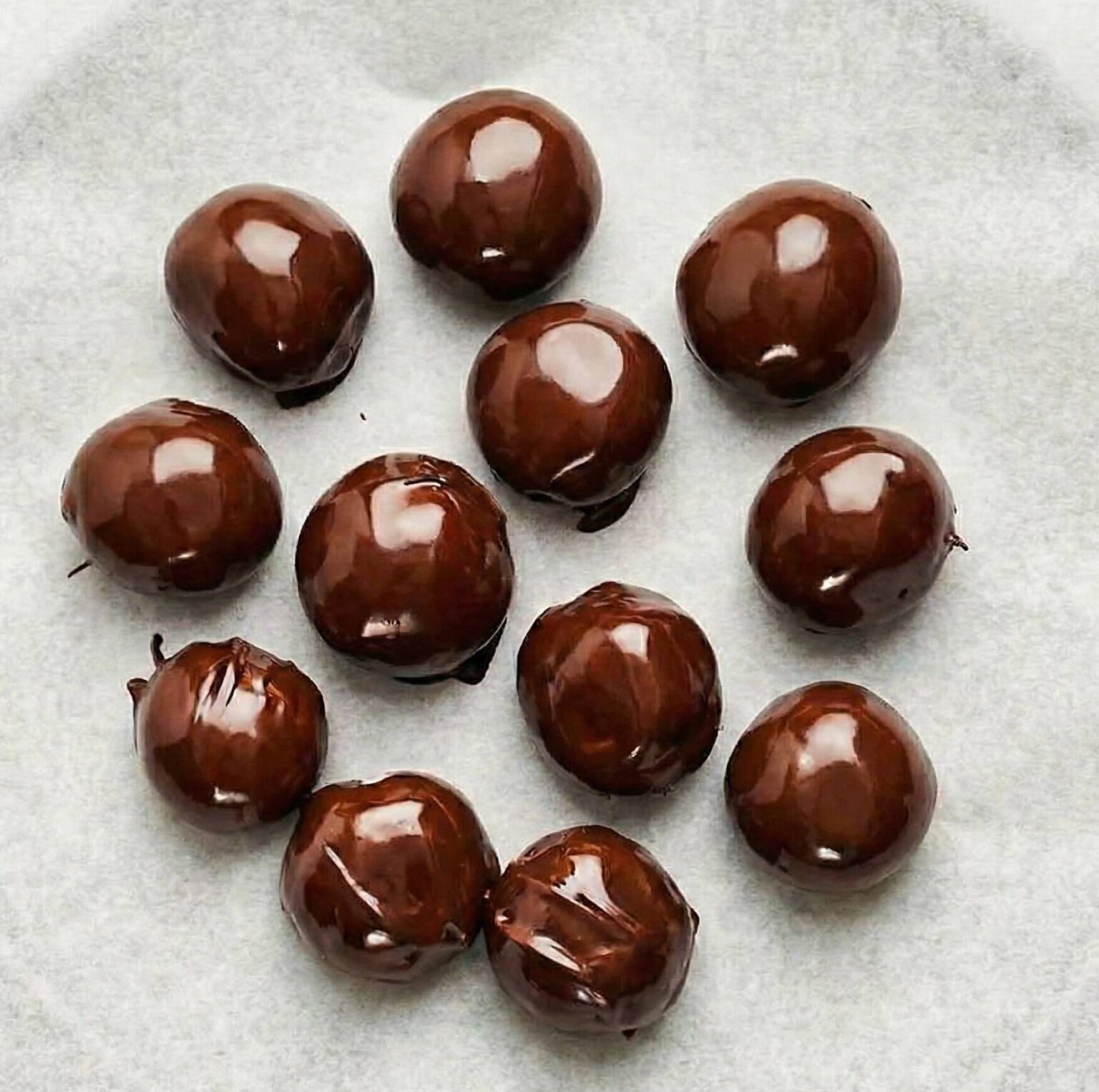 Julig kladdkaka med apelsingrädde - Valio Sverige